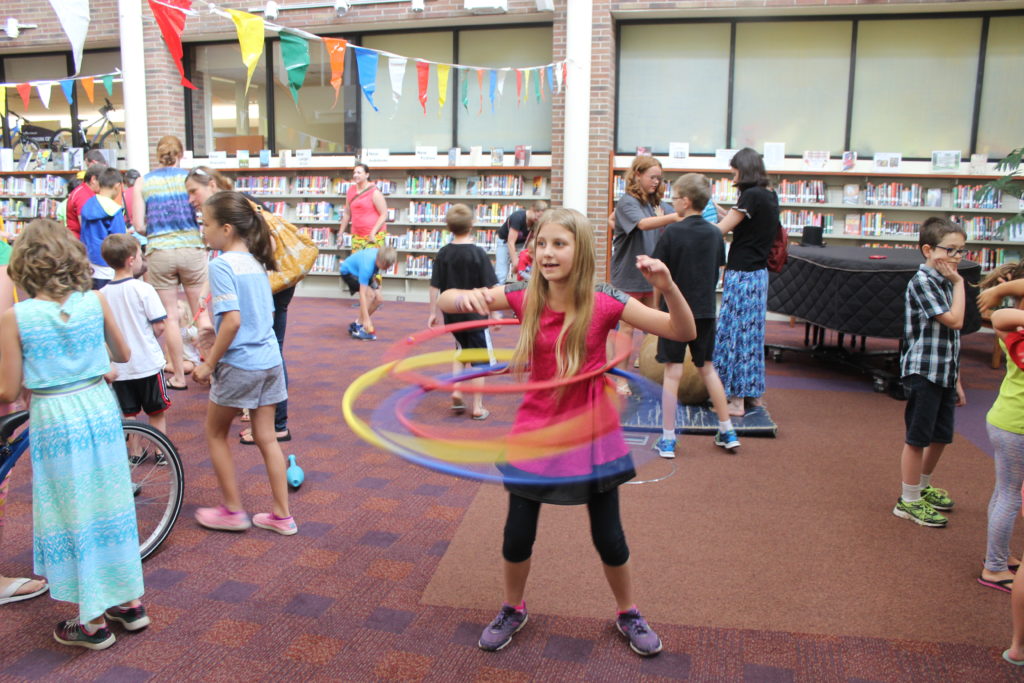Ta-dah moment: Library & circus are compatible – BG Independent News