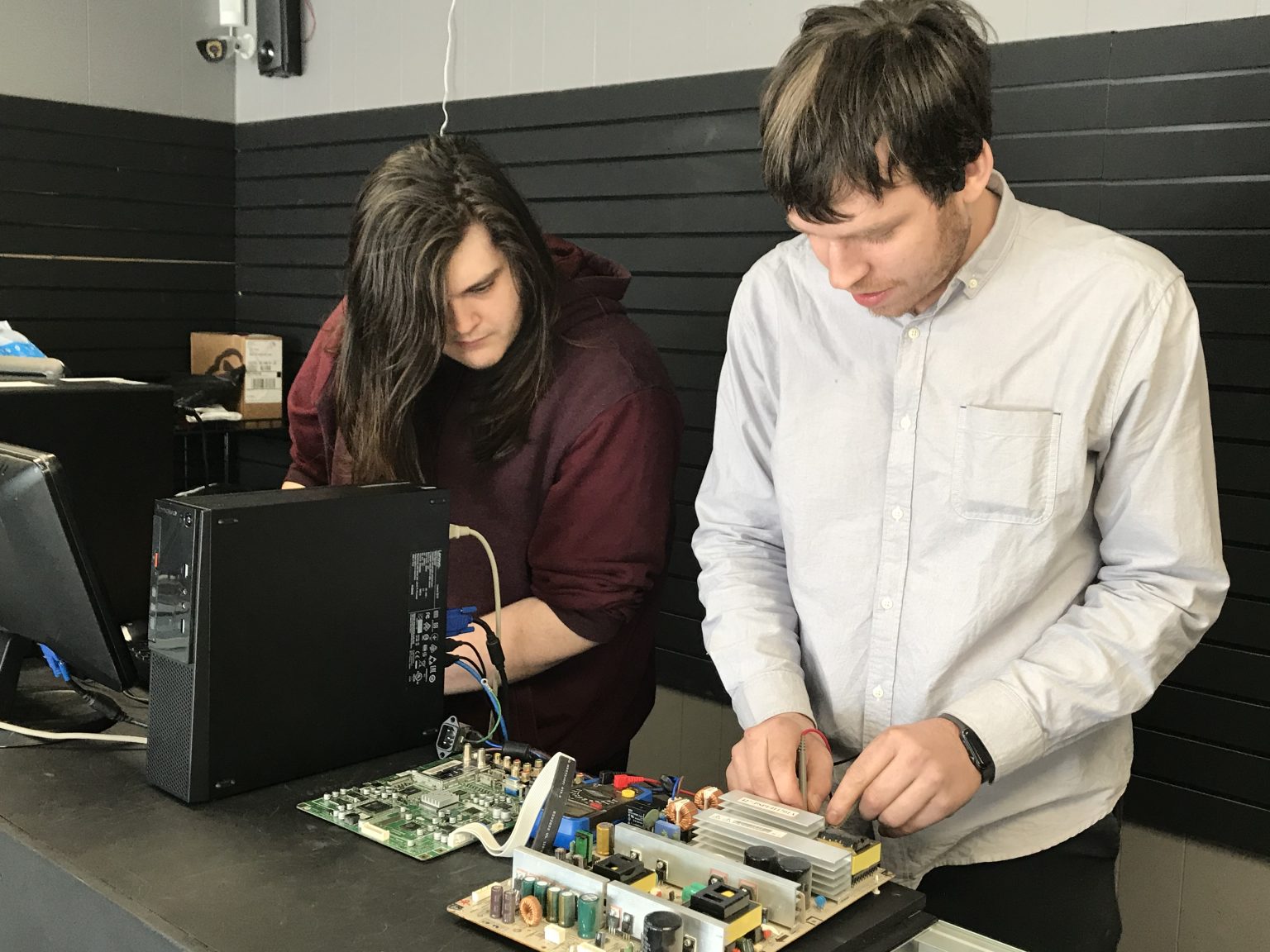 Inspect UR Gadget plugs into new downtown BG location – BG Independent News
