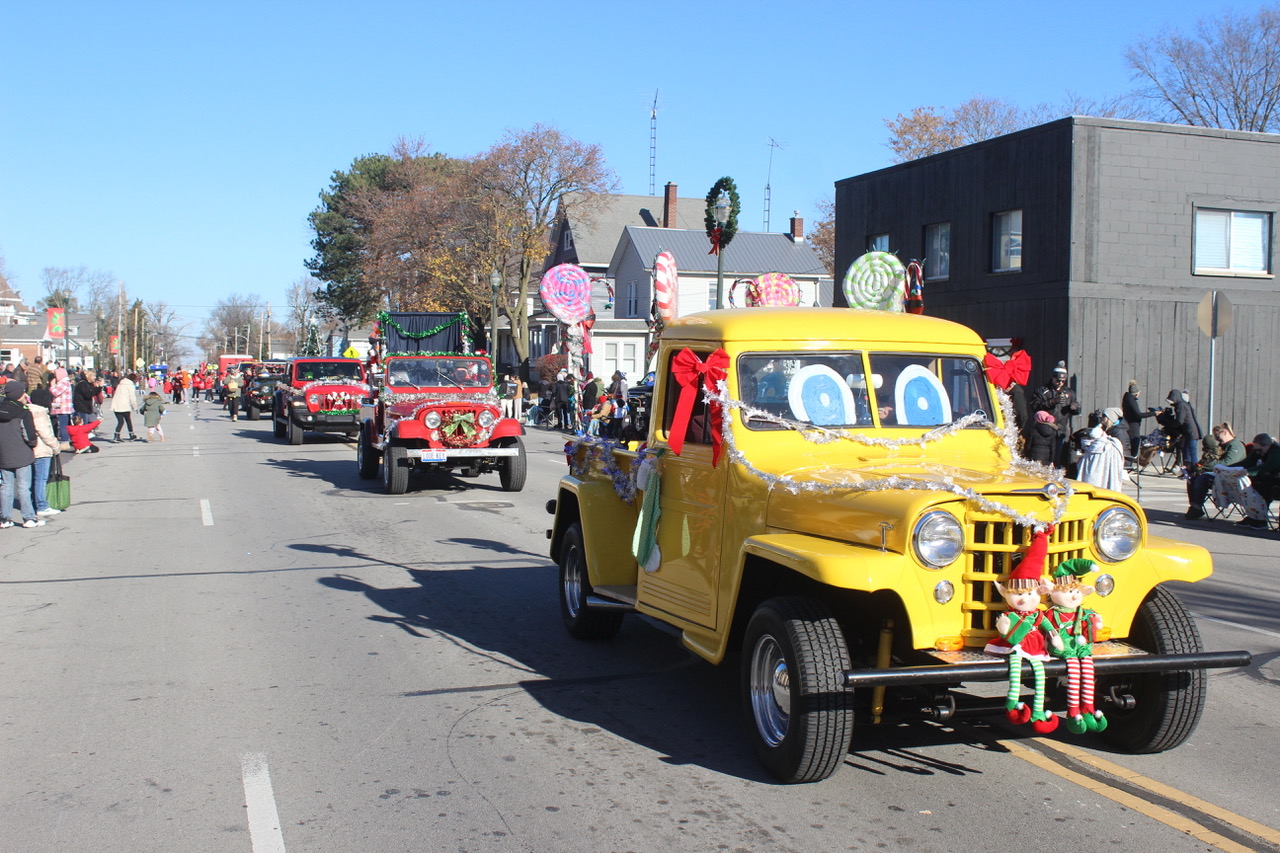 BG Holiday Parade sparkles – BG Independent News