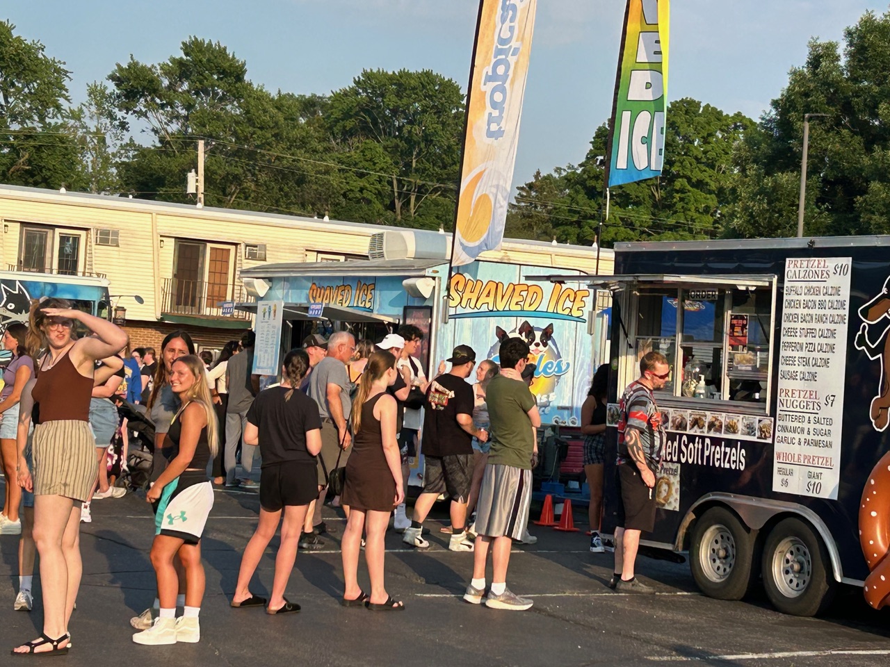 Firefly Nights beats the heat – BG Independent News