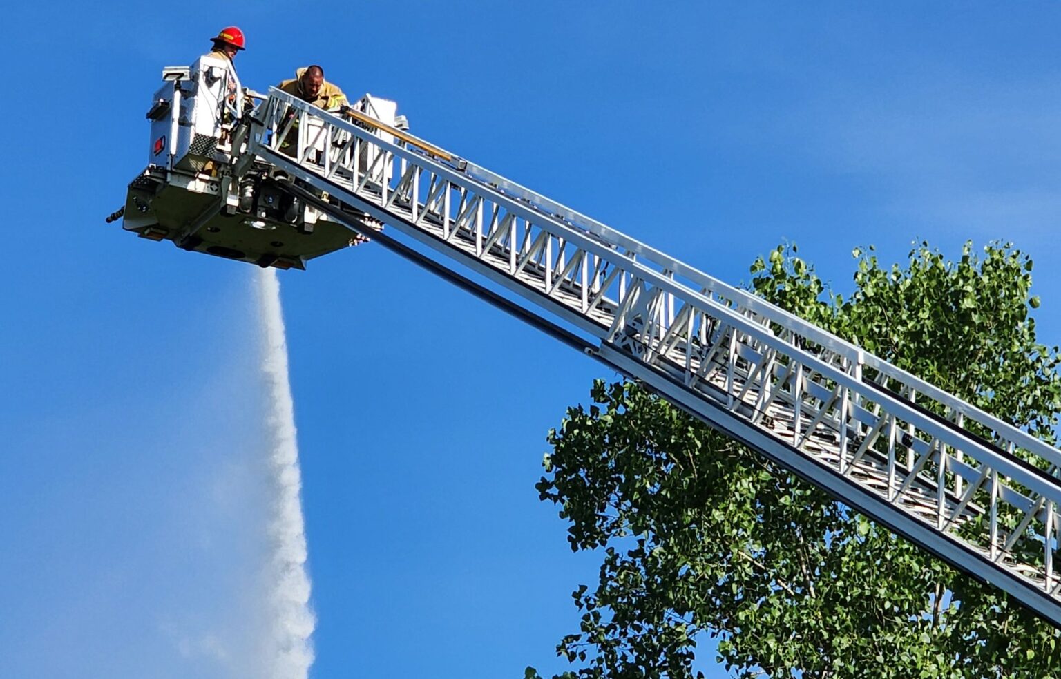 Fire at BG apartment complex displaces many; State Fire Marshal on ...