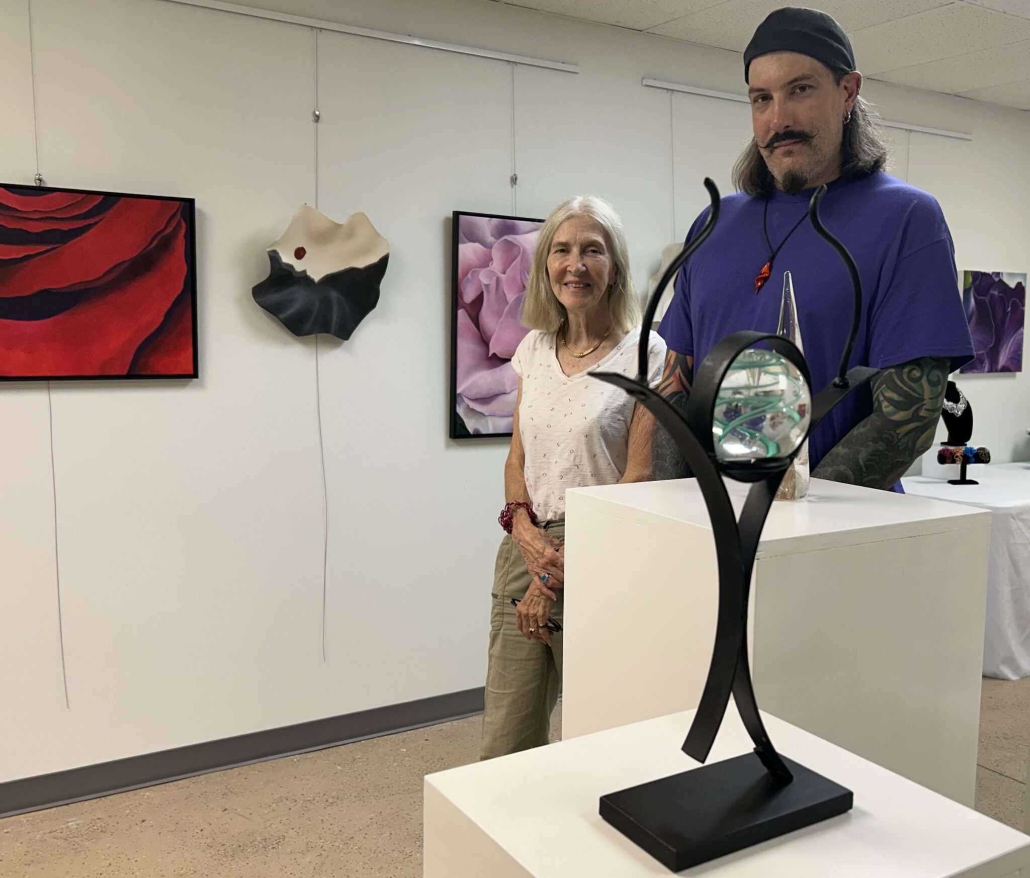 Pop-up exhibit shows the inter-generational pull of art for mother ...