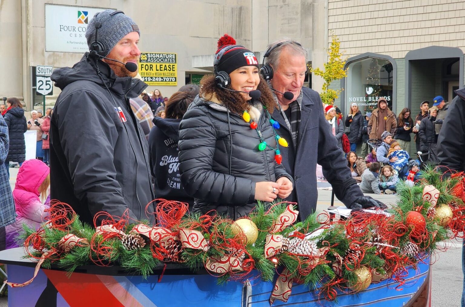 No snow, but snow globe theme spread spirit of season with more than ...