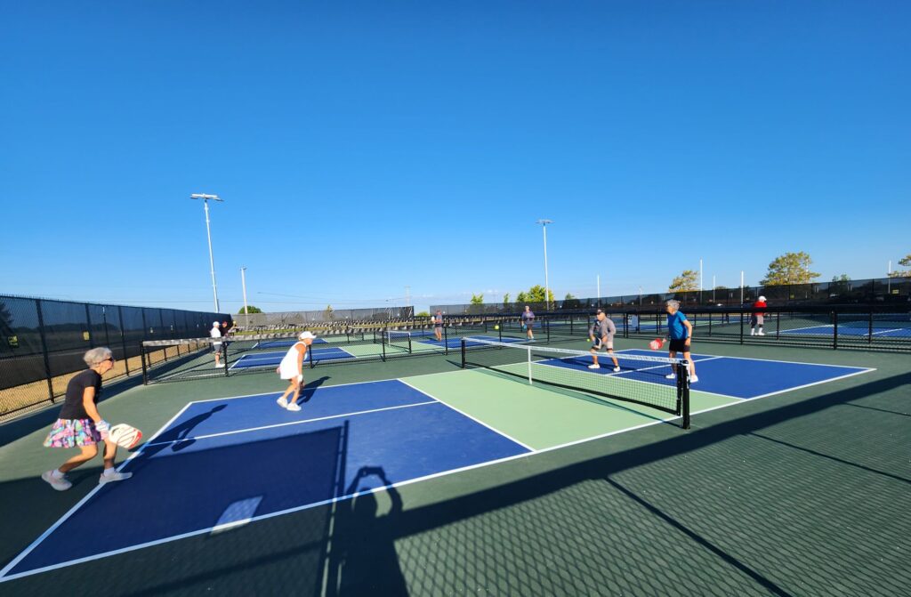 Pickleball players relish new outdoor courts at BG Community Center ...