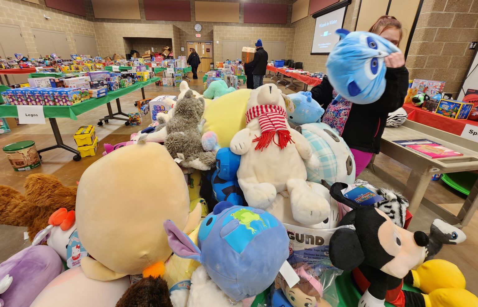 Generosity of Wood County puts presents under trees for kids served by ...